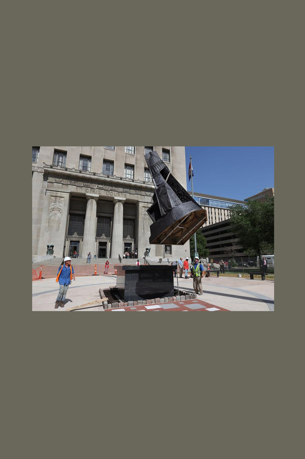 The Memorial – FREEDOM SUITS MEMORIAL FOUNDATION