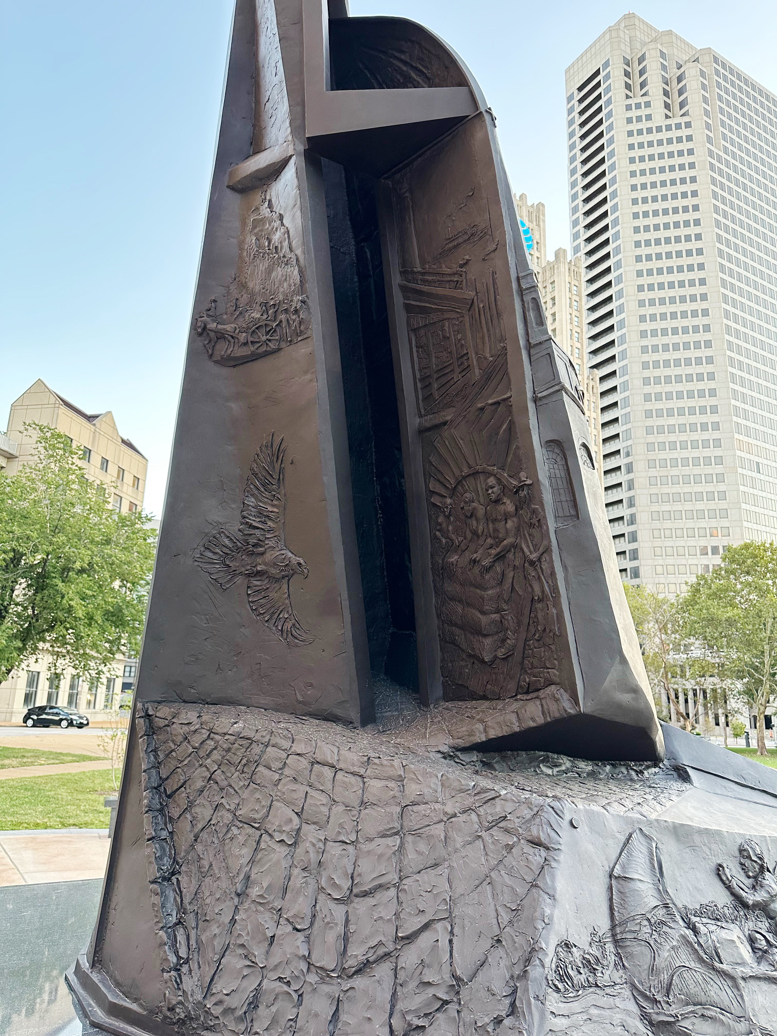 Elements of Freedom Plaza – FREEDOM SUITS MEMORIAL FOUNDATION